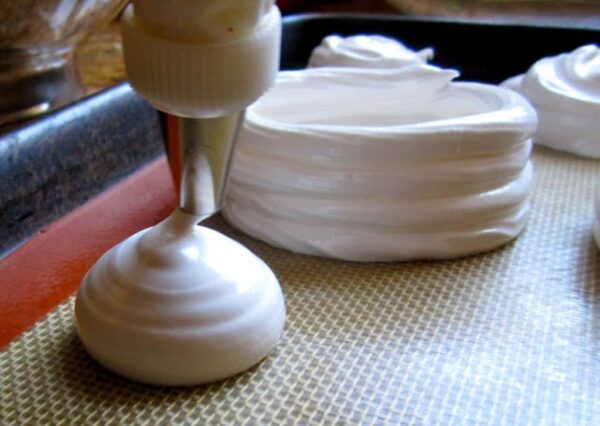 Meringues (How to Make Meringues) - Authentic Italian & Scottish ...