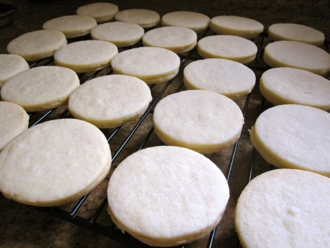 Empire Biscuits (Scottish Iced Cookies with Jam) - Authentic Italian ...