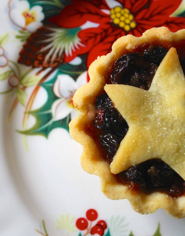 Mince Pie Recipe - Traditional British Mincemeat Christmas Treat ...