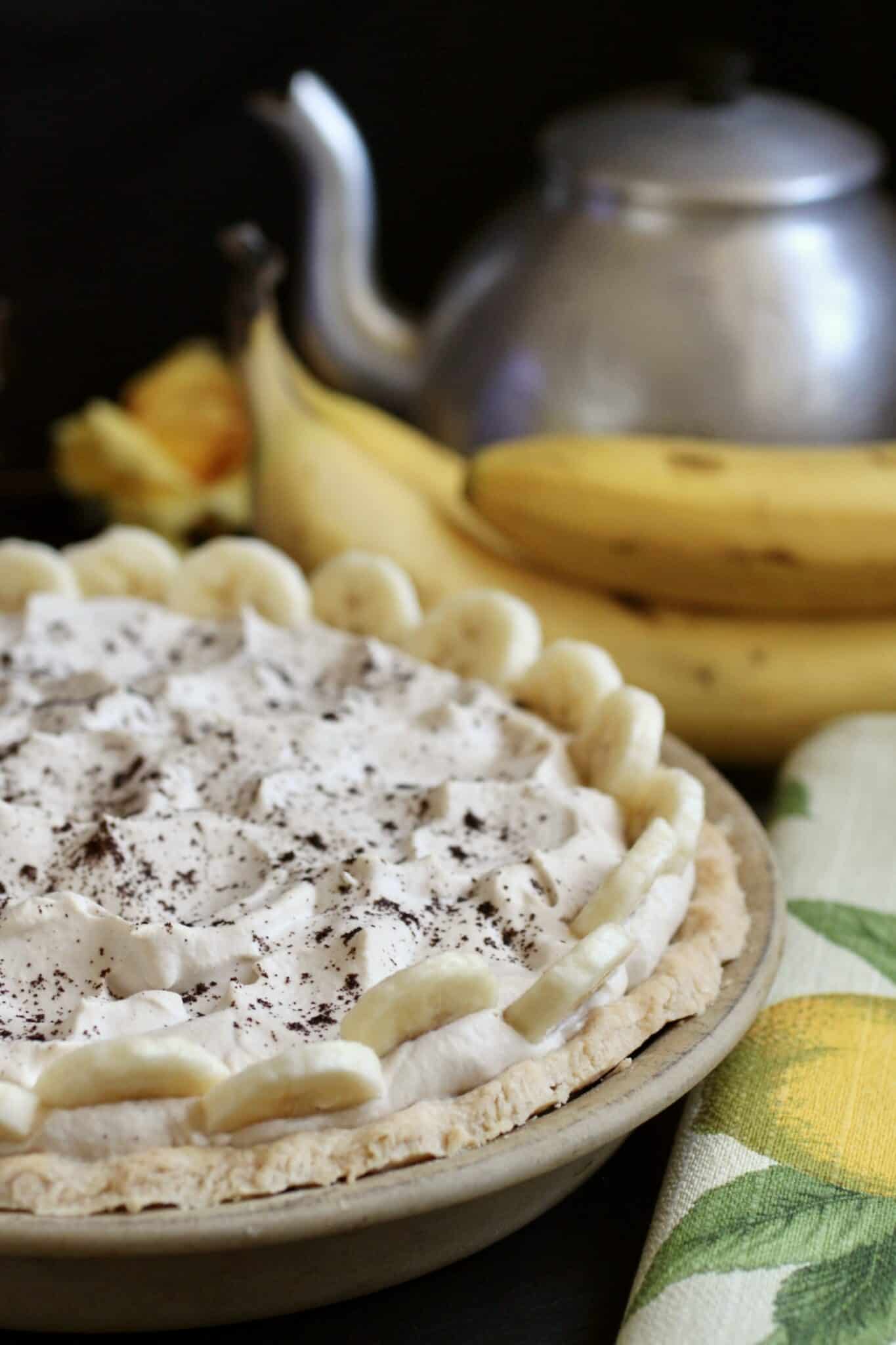 Banoffee Pie: A Classic British Banana, Caramel, & Cream Pie ...