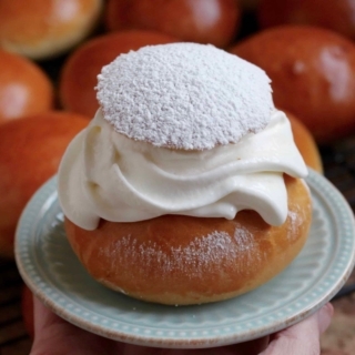Semla: Traditional Swedish Fat Tuesday Buns (Semlor) - Christina's Cucina
