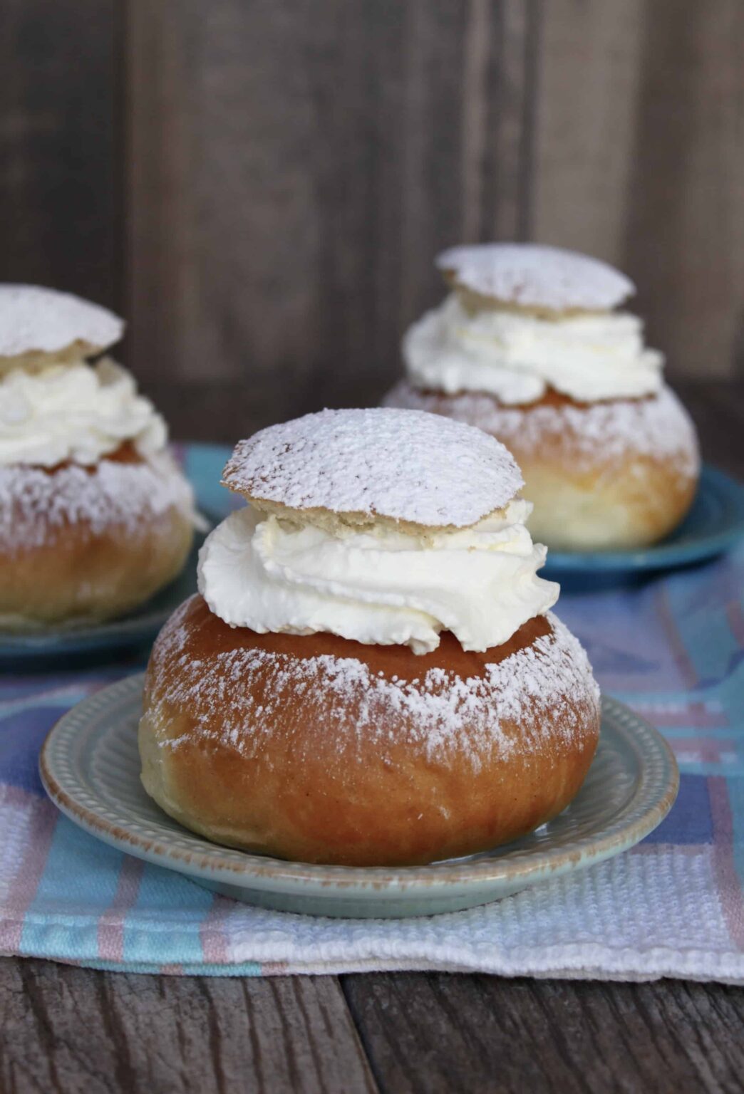 Semla: Traditional Swedish Fat Tuesday Buns (Semlor) - European Food ...
