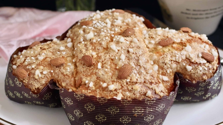 Traditional Italian Dove Bread for Easter (Colomba di Pasqua ...
