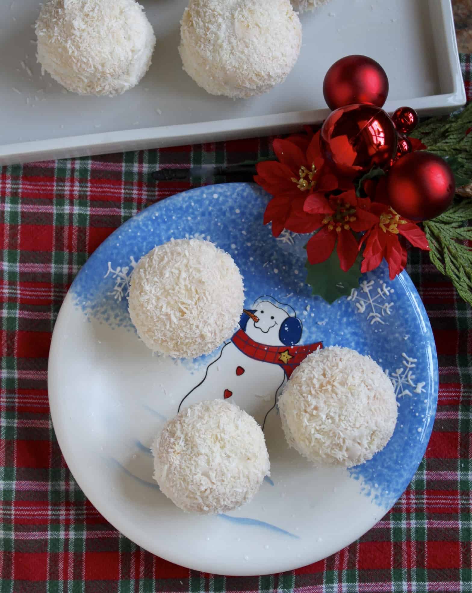 Scottish Snowballs (Raspberry Jam Sandwich Cookies Dipped in Coconut ...