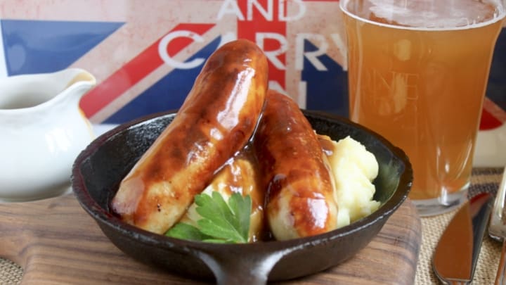 Bangers and Mash (Classic Pub-Style Sausages and Mash) - Christina's Cucina