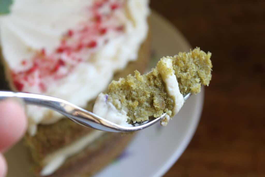 Green Cake or Moss Cake for St Patrick's Day (Made with Spinach ...