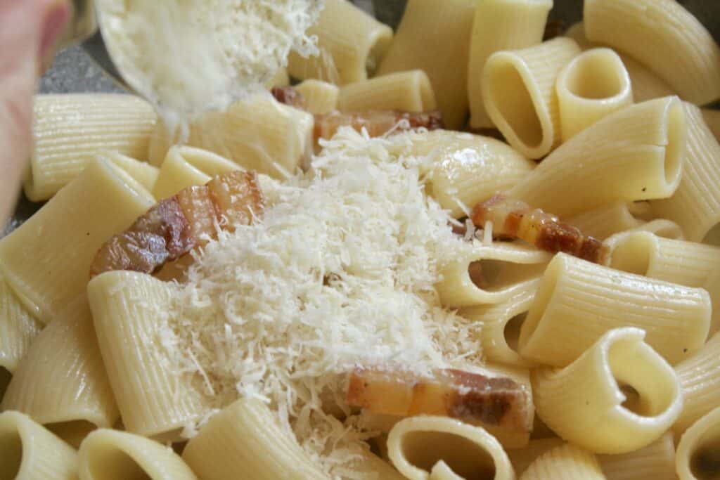 Pancetta Pasta (Quick 4 Ingredient Recipe) - Authentic Italian ...