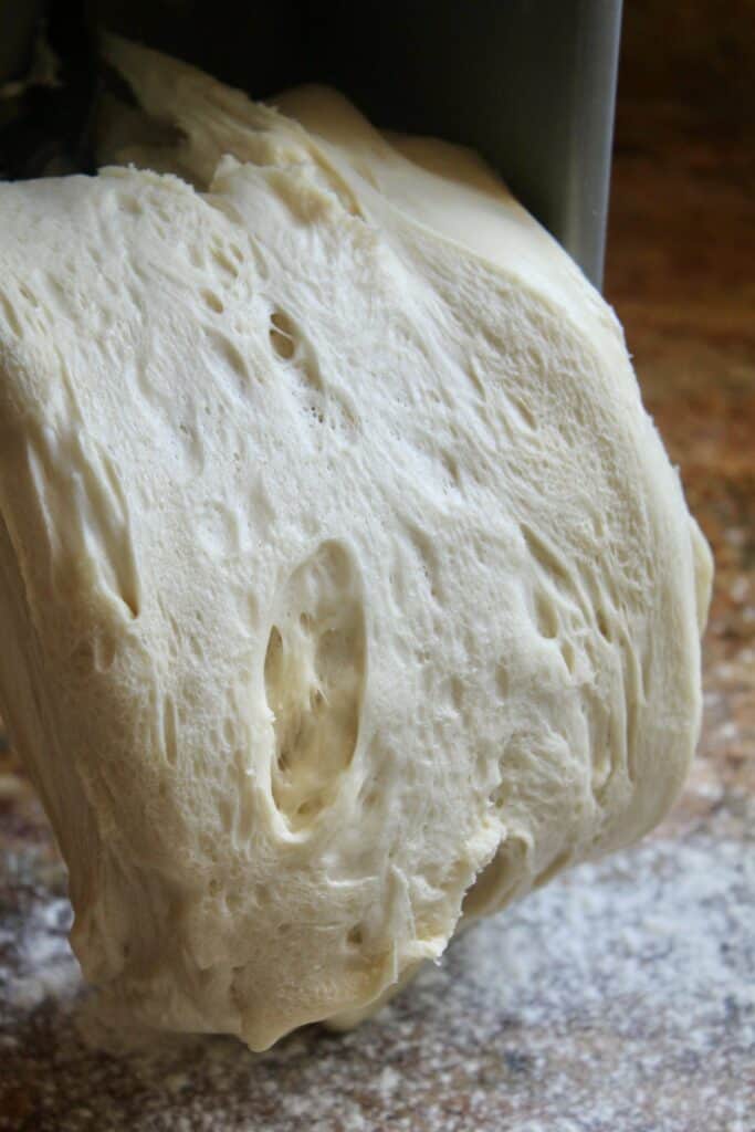 Chelsea Buns (British Buns Similar to Cinnamon Rolls) - Authentic ...