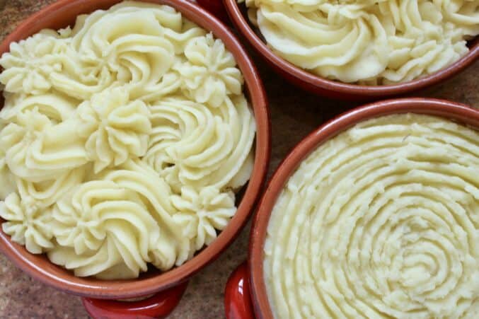 Cottage Pie (British Ground Beef and Mashed Potato Recipe) - Christina ...