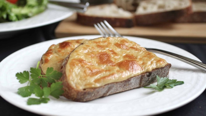 Welsh Rarebit (Classic Cheese on Toast) - European Food and Travel